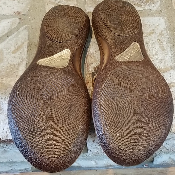 Born | Shoes | Born Gold Leather Metallic Slidesandals Size 7 | Poshmark